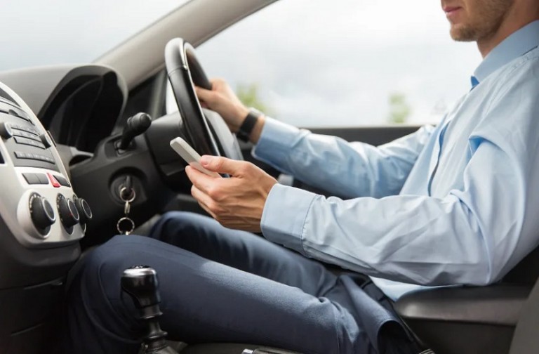 London drivers ‘bucking the trend’ on mobile phones | London Road ...